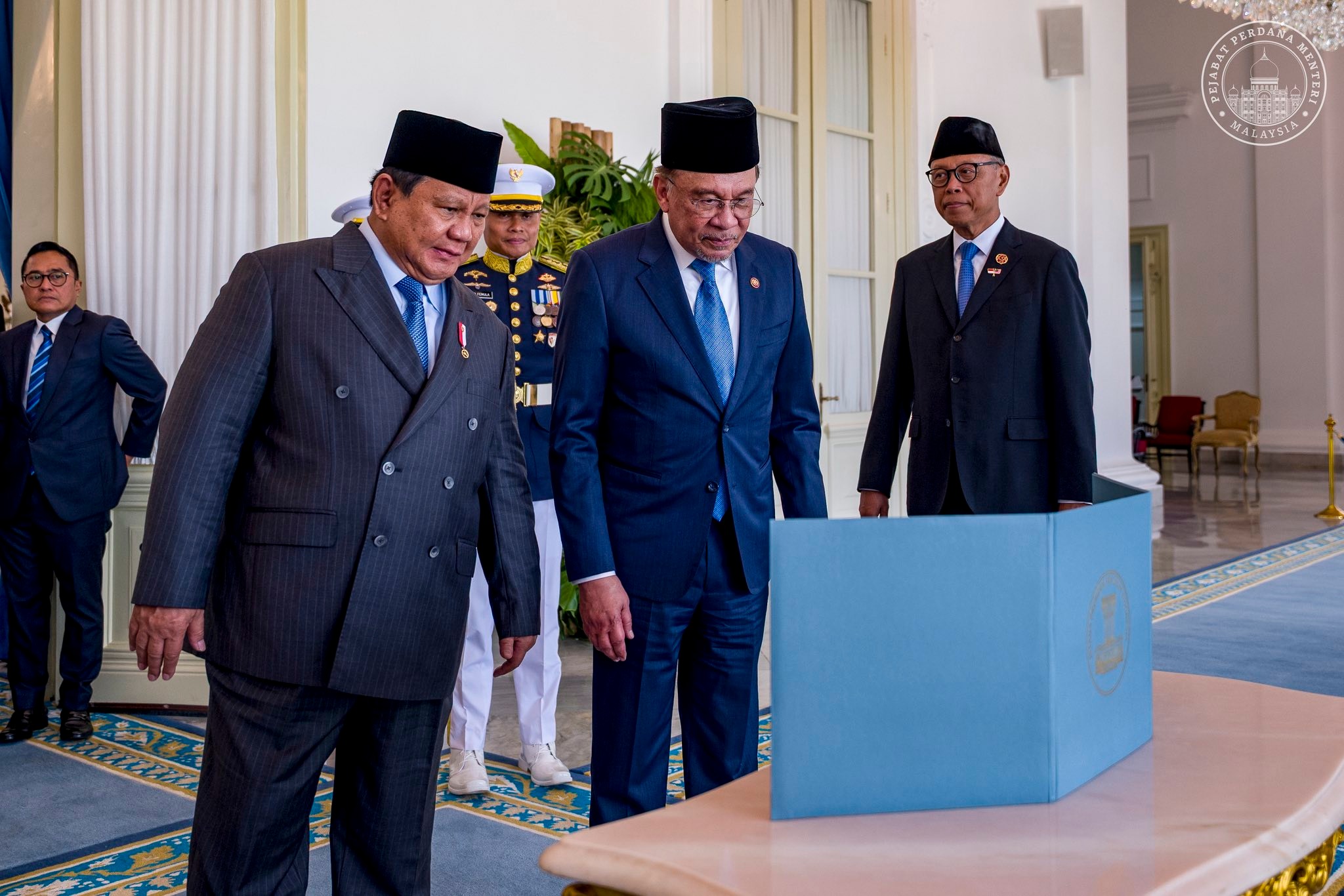 Anwar–Prabowo Talks Mark Landmark Reset in Malaysia-Indonesia Ties ...